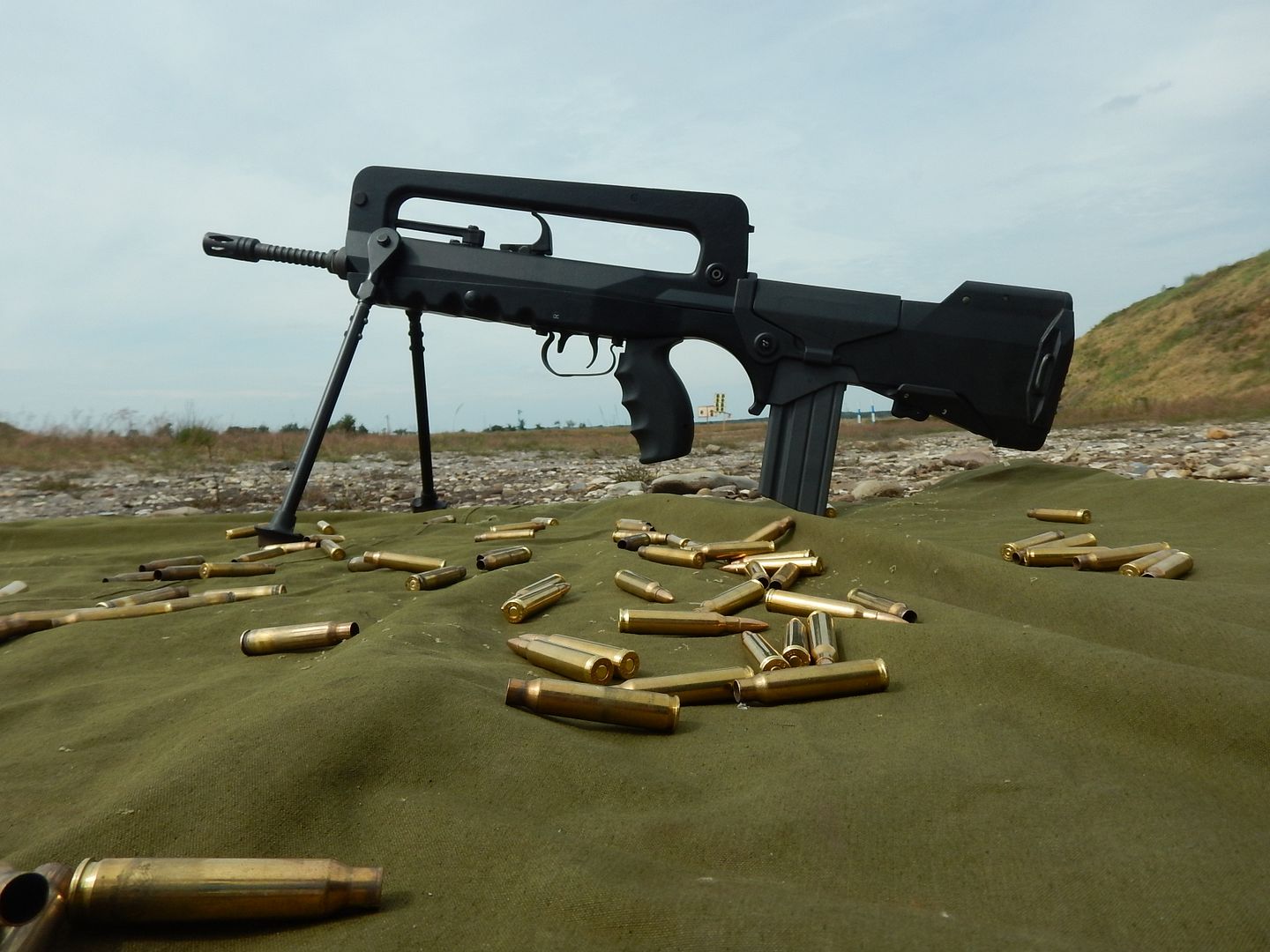 Mon FAMAS F1 full auto en .223 Rem original militaire