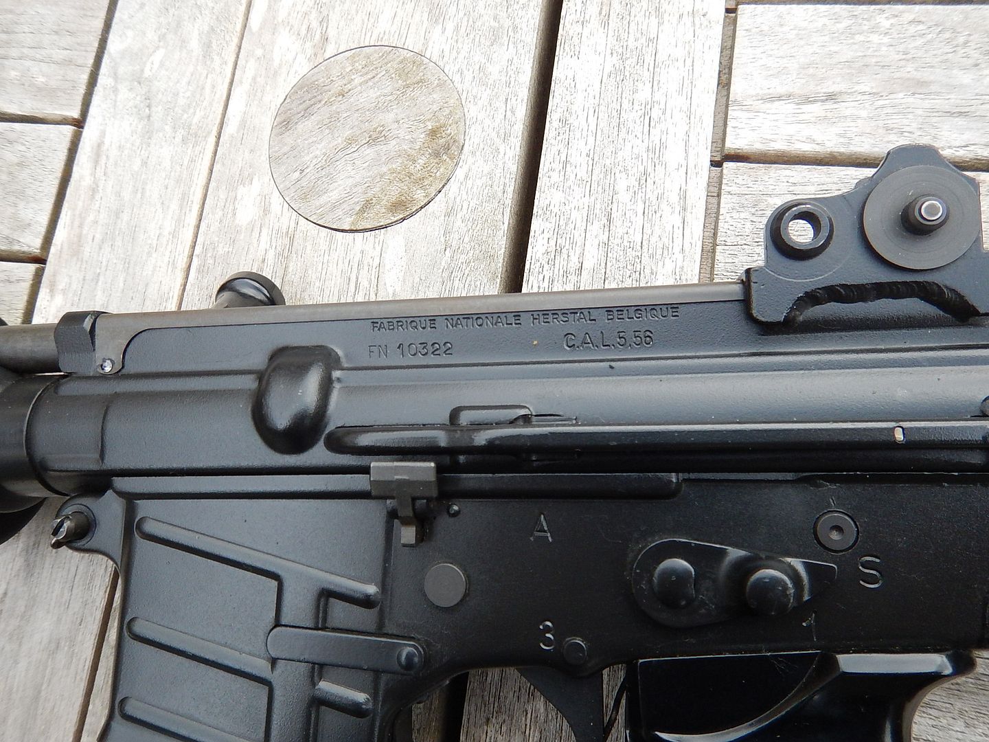 Interesting study: Belgian ArmyFN FNC battle rifle, accessoiries ...