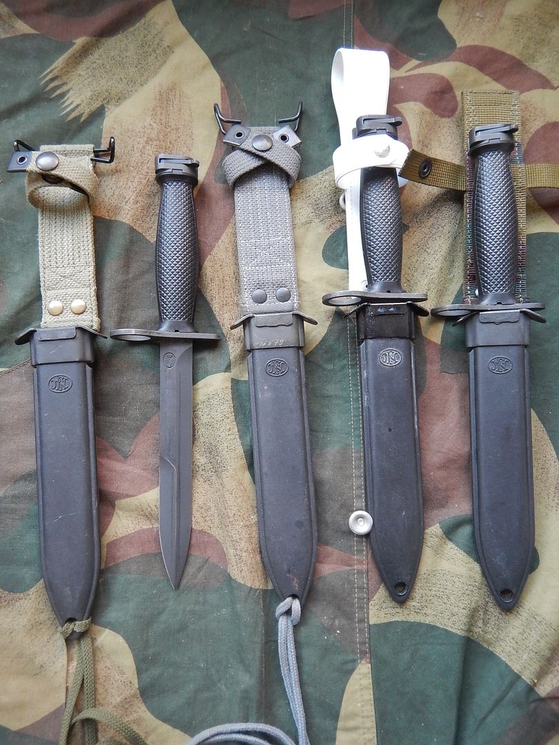 Interesting study: Belgian ArmyFN FNC battle rifle, accessoiries ...