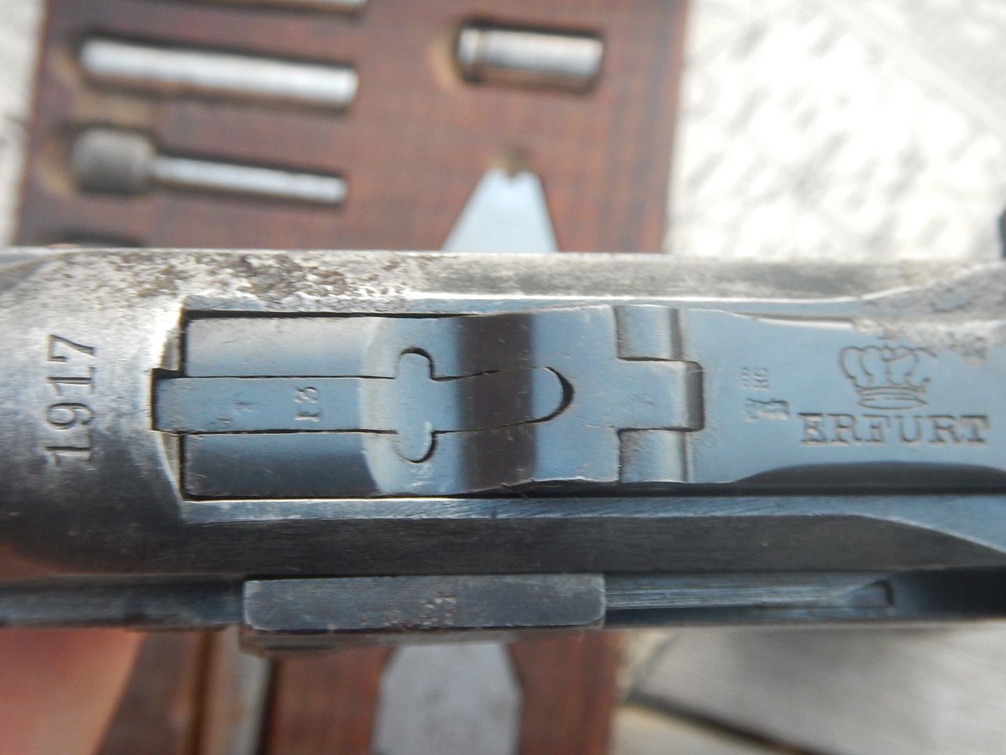 Need ID help on my WW1 1917 Erfurt Luger + case German Tool box | Jan C ...