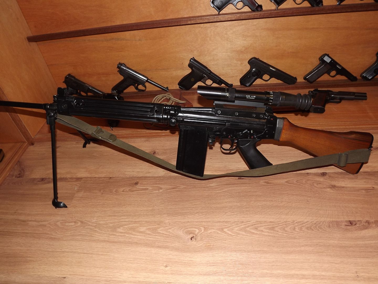 Technical data+Pics from original Dutch Army FAL(s) + AI KRR 62-scope ...