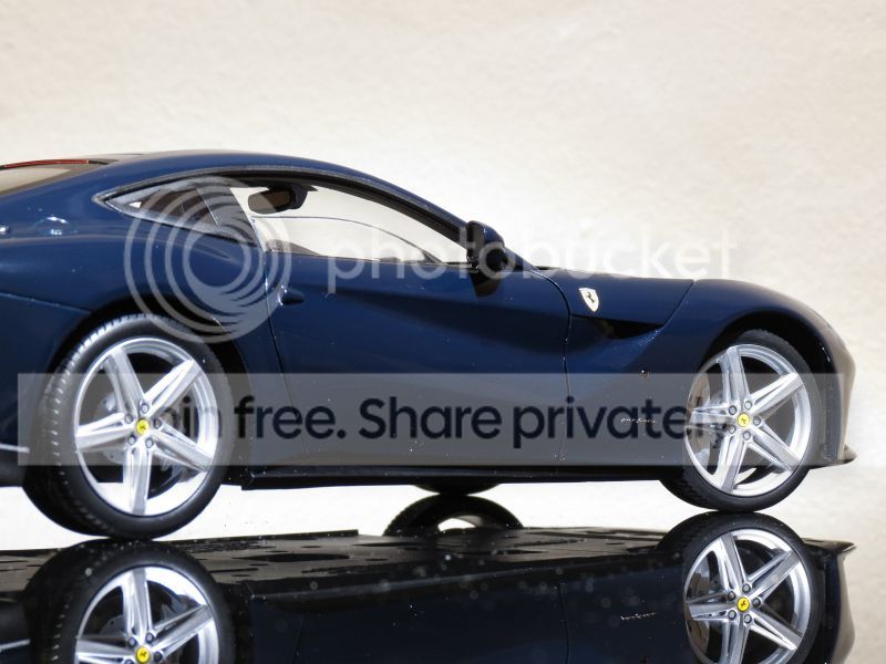 Ferrari F12 Berlinetta Blu Pozzi - Originale Modelle - Modelcarforum