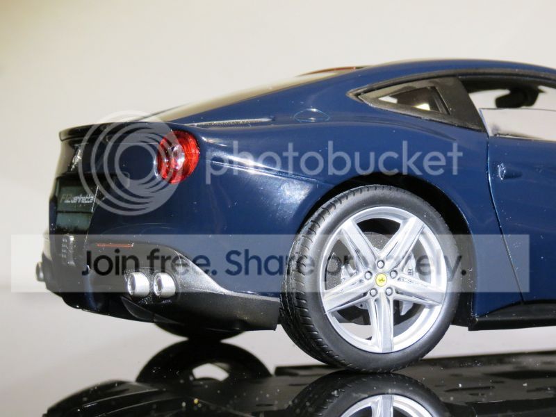 Ferrari F12 Berlinetta Blu Pozzi - Originale Modelle - Modelcarforum